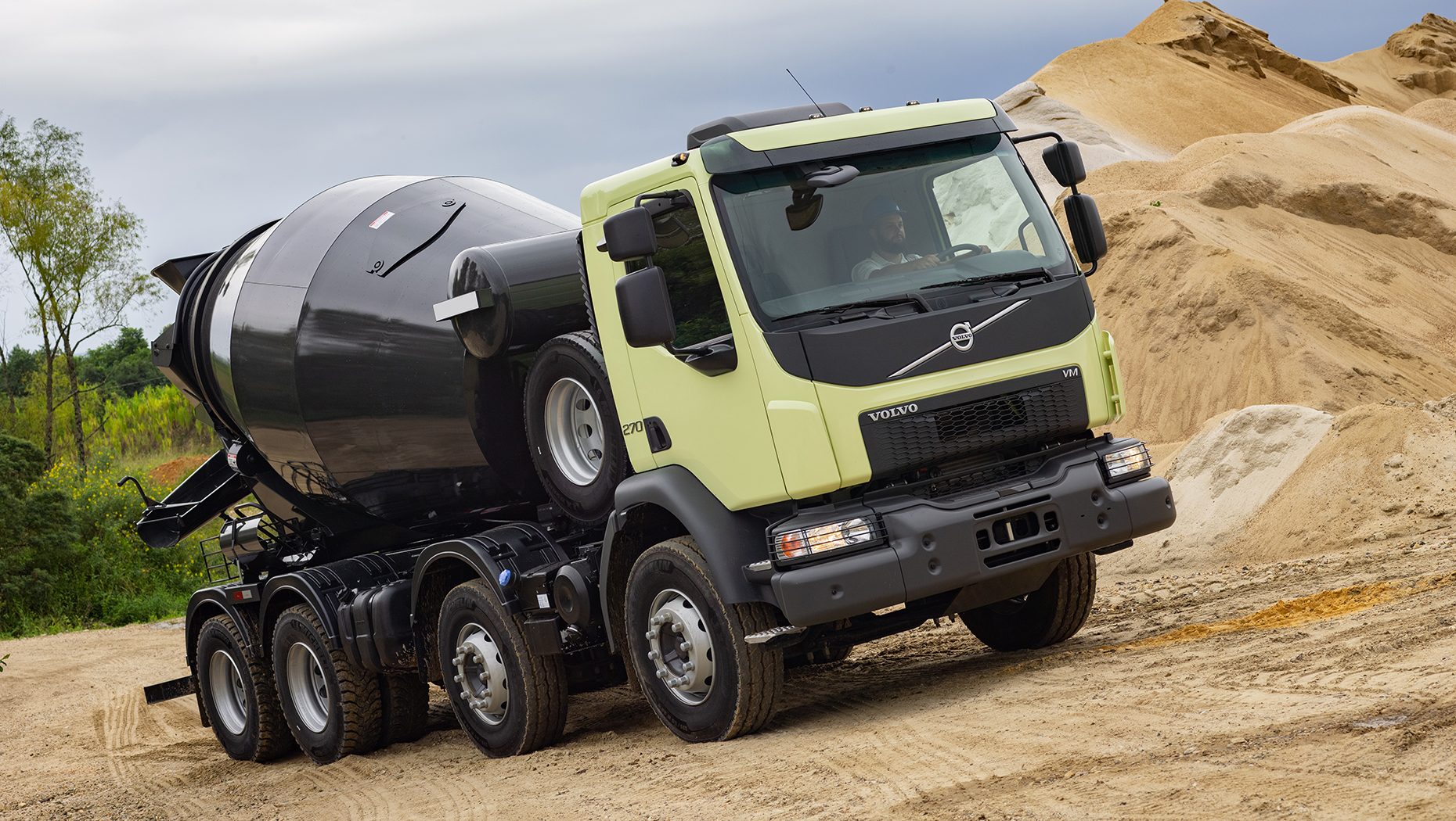 Volvo Trucks presenta novedades en la línea VM